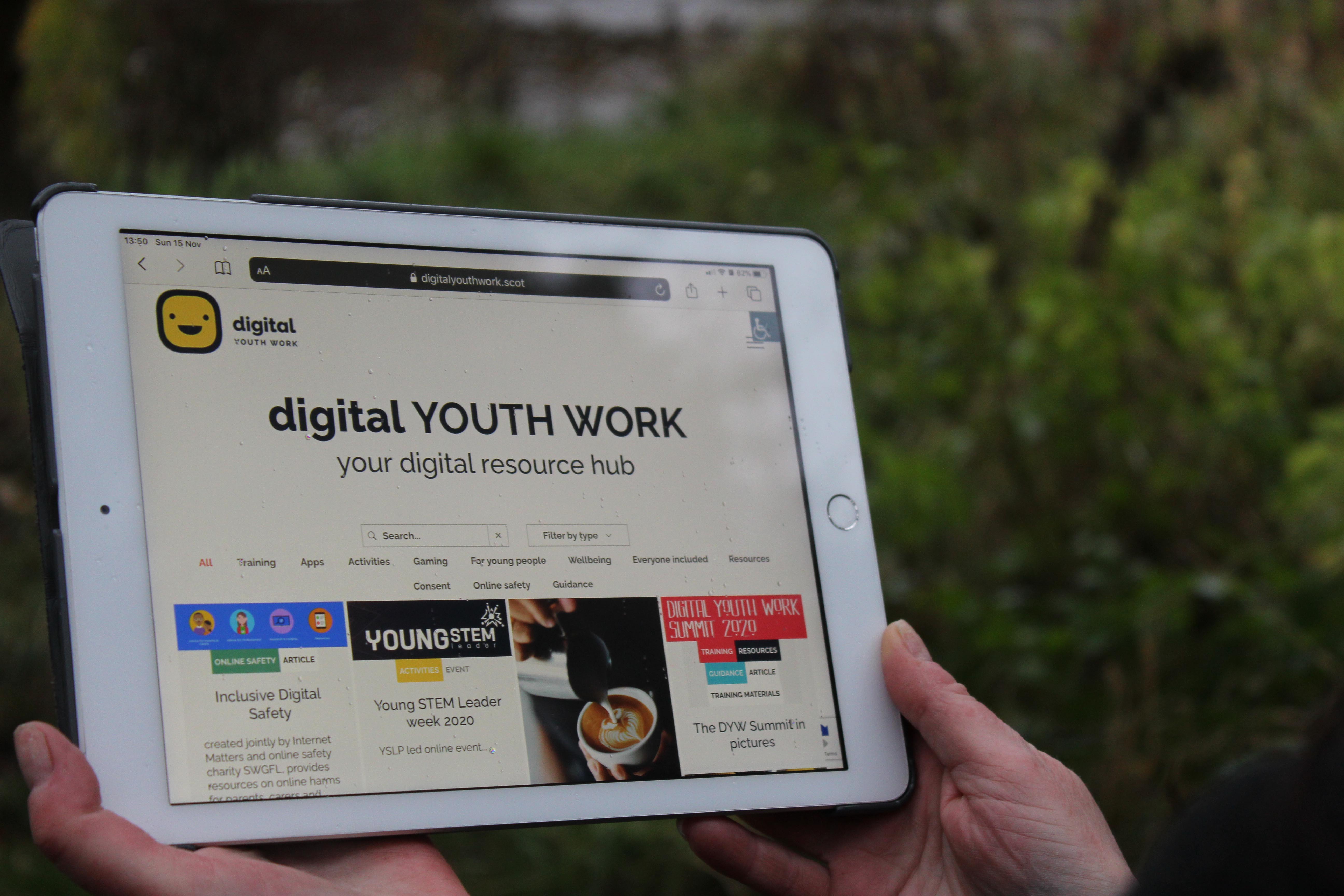 Digital Youth Work | YouthLink Scotland